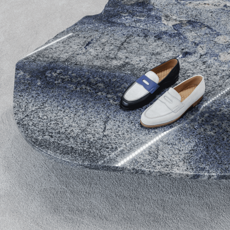 LA ARQUITECTURA LUNAR DE LA TIENDA JOHN LOBB - ACUMEN 29