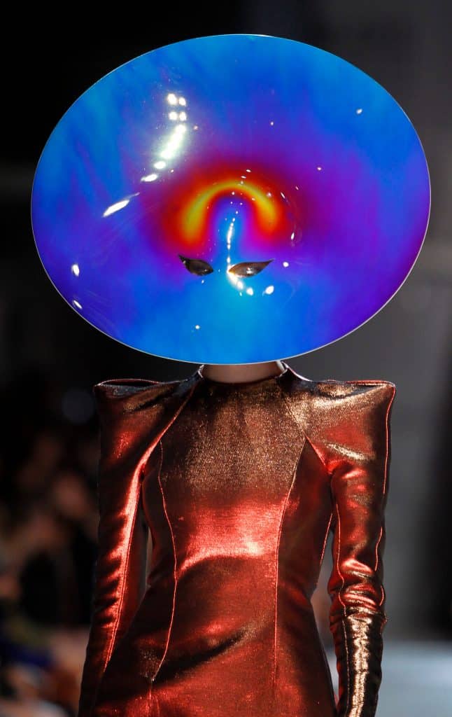 MOON PARADISE DE SARAH CRUDDAS, VISONS LA LUNE