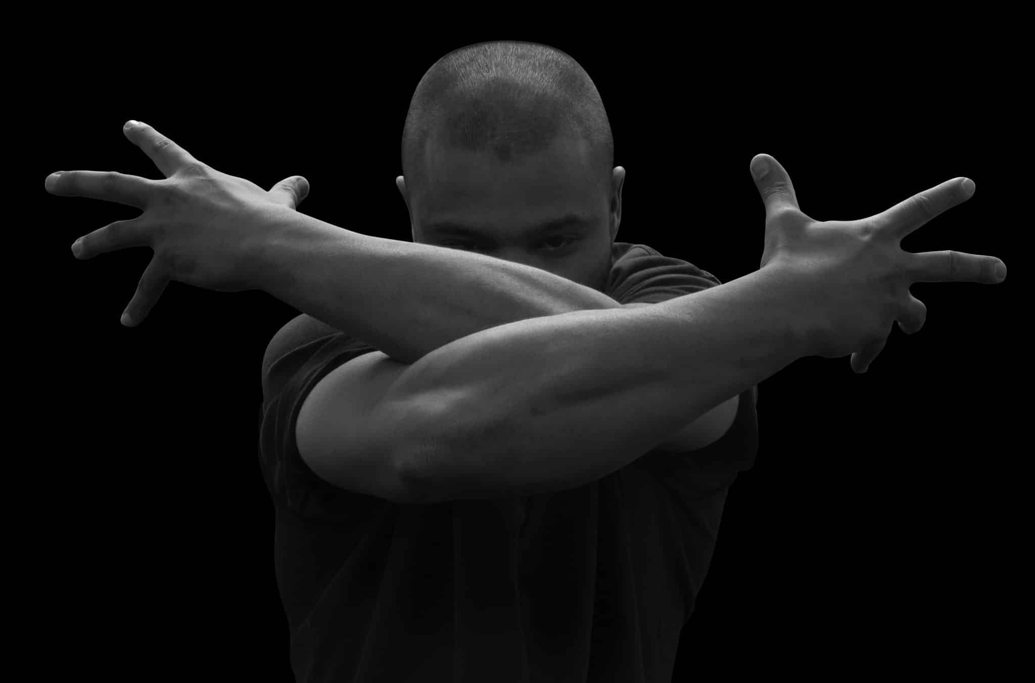 SADECK BERRABAH, LA CHORÉGRAPHIE ENTRE GRÂCE ET PUISSANCE - ACUMEN 33