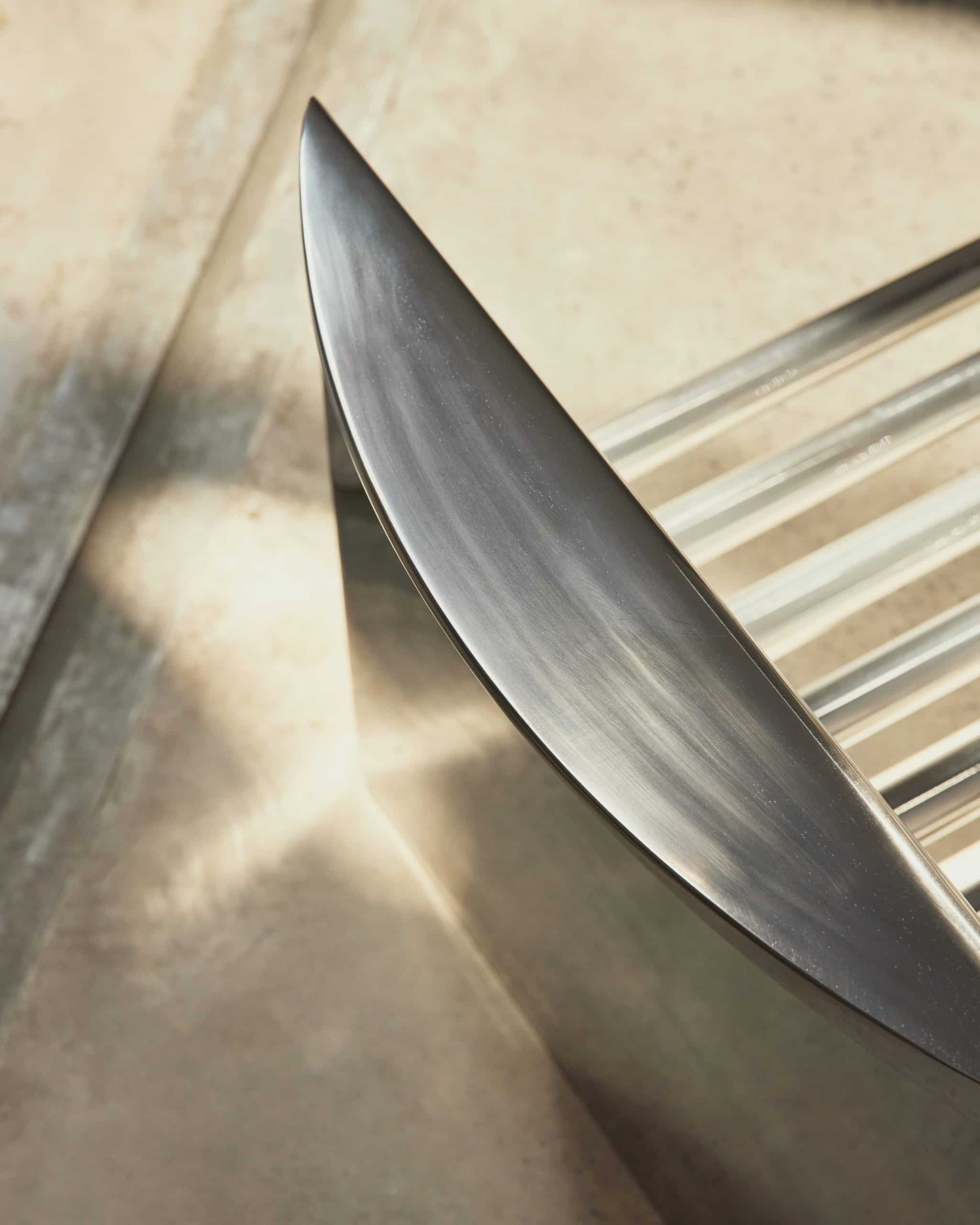 “COVE COLLECTION”, UNA ALCOBA METÁLICA DISEÑADA POR TOM FEREDAY - Galerie Joseph